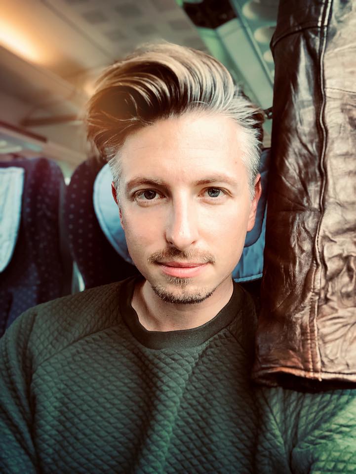 Ich verbringe meinen ersten Mai im Zug. NOCHMAL. Hoffe ihr habt alle ...